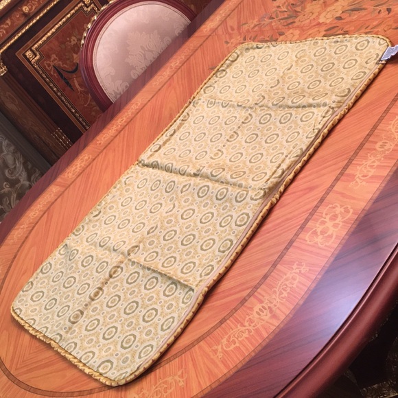 Tommy Hilfiger | Bedding | Tommy Hilfiger Gold Foulard Medallion Crest ...